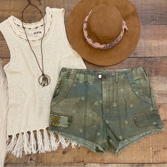 Pilcro | Shorts | Pilcro Anthropologie Camo Peace Embroidered Utility ...